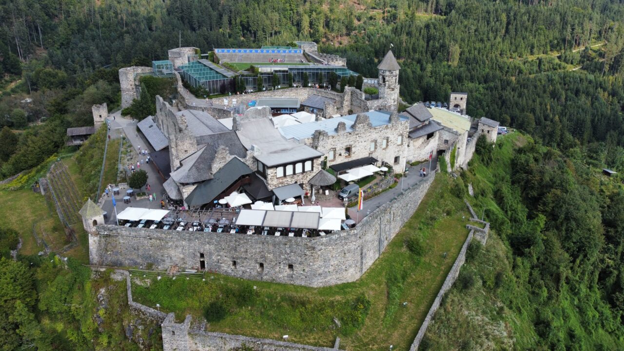 Kontakt | Burg Landskron